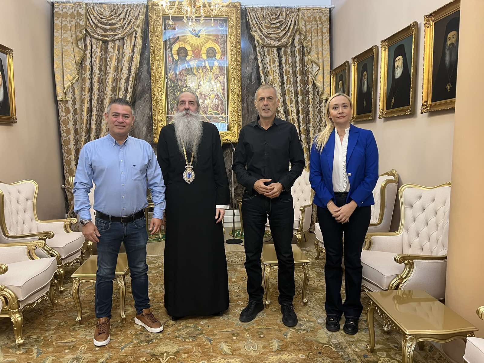 Επίσκεψη του Δημάρχου Πειραιά Γιάννη Μώραλη στον Σεβασμιώτατο ...